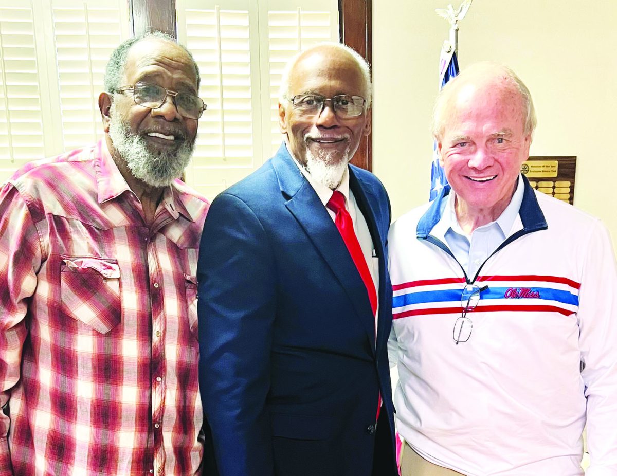 MAYOR WASHINGTON SPEAKS AT LEXINGTON ROTARY – Holmes County Herald